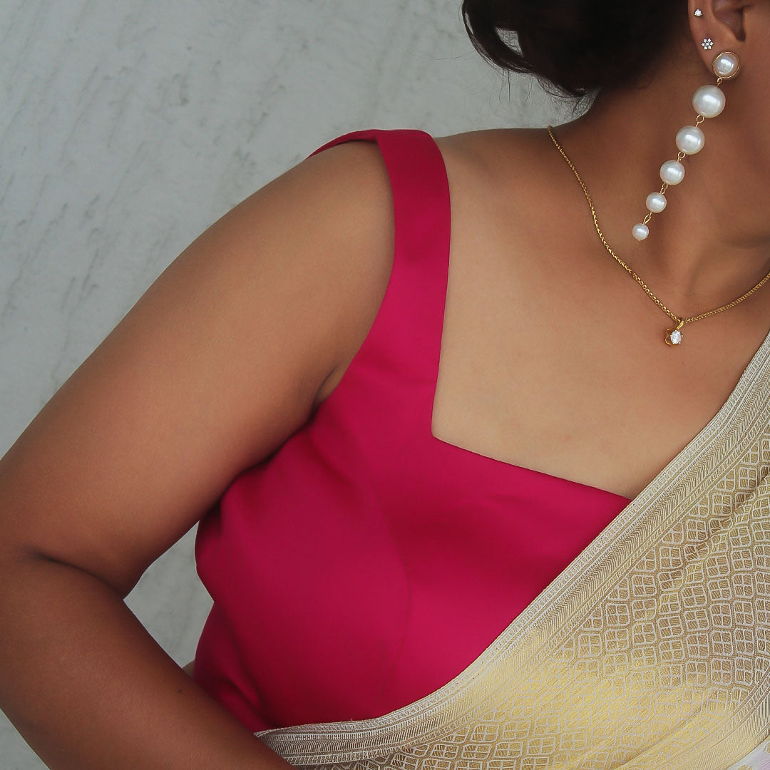 PLAIN BLOUSE – TIMELESS BASICS